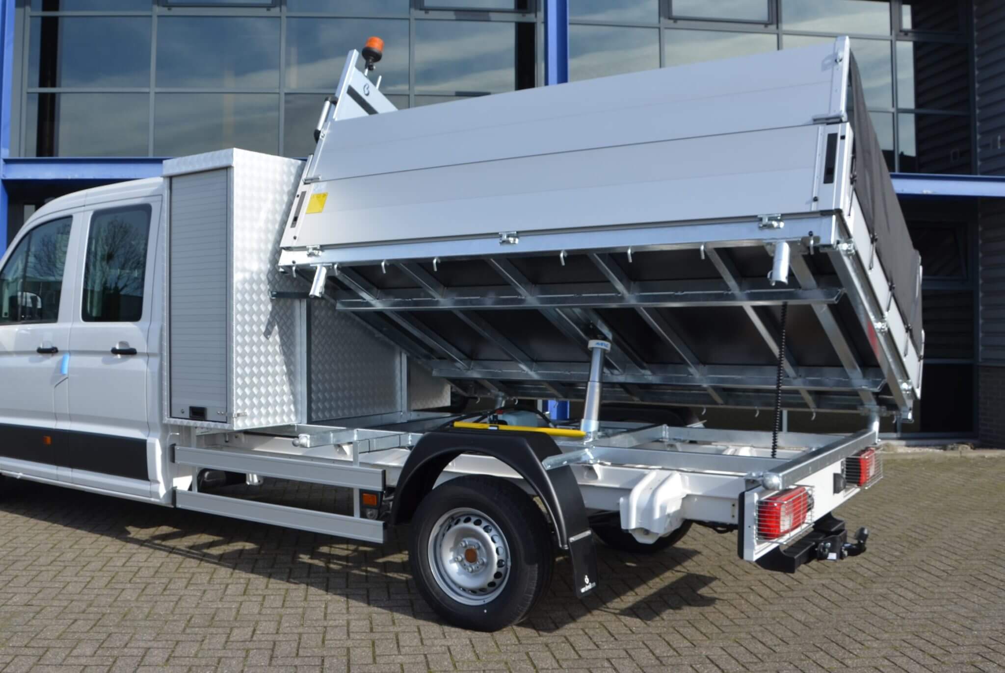 Ergo kipper op (elektrische) chassis cabine - Van den Born Carrosserie