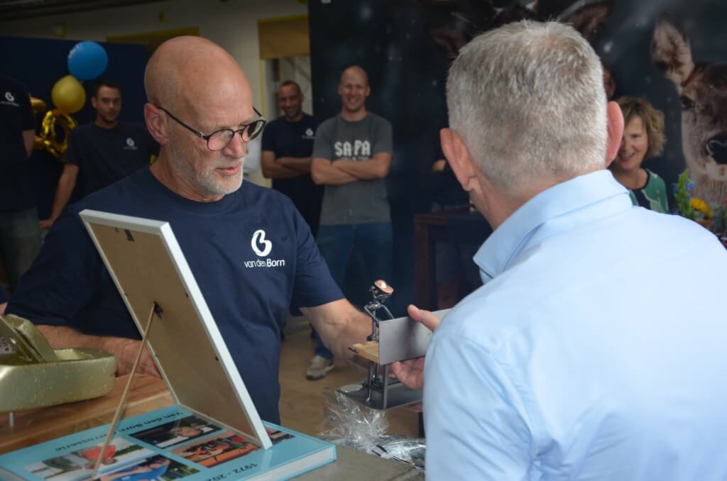 Bert Kuijten na 51 jaar met welverdiend Pensioen - Van den Born Carrosserie